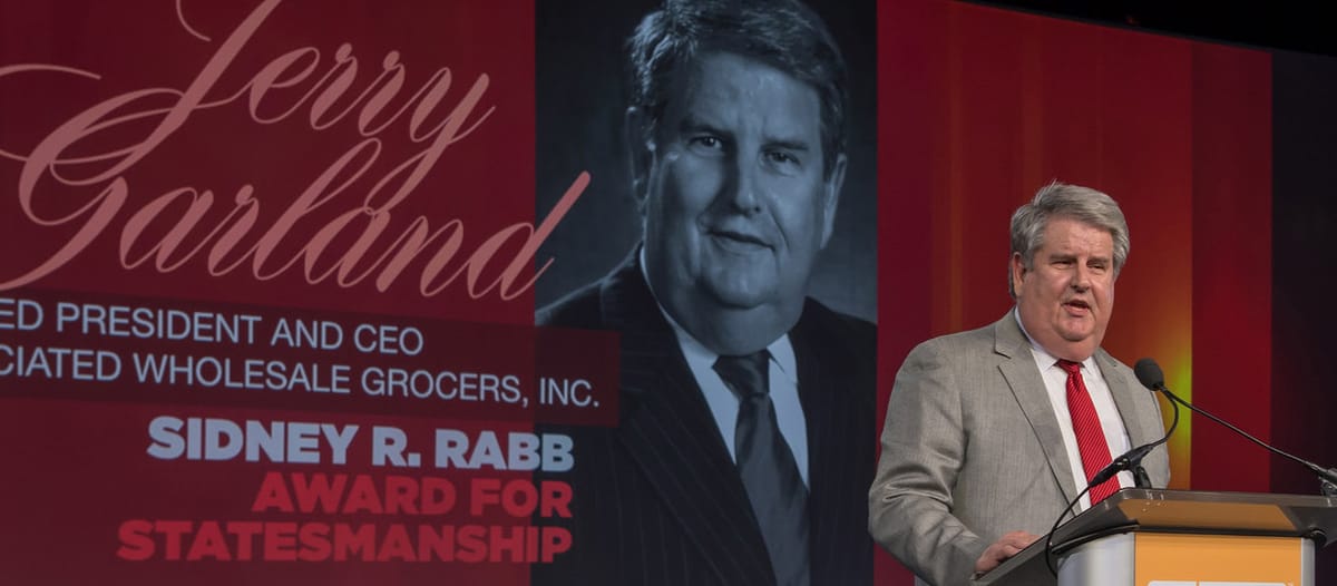 FMI presents leadership awards