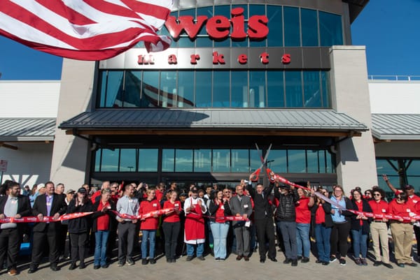 Weis Markets celebrates grand opening of its Middletown store